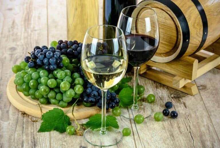 White Wine vs. Red Wine – How Do They Differ? – WineLoverMagazine